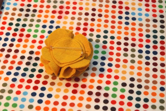 Tutorial: Felt Flower Pin | you and mie