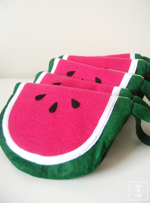 Watermelon Pouches {Tutorial and Free Pattern} | you and mie